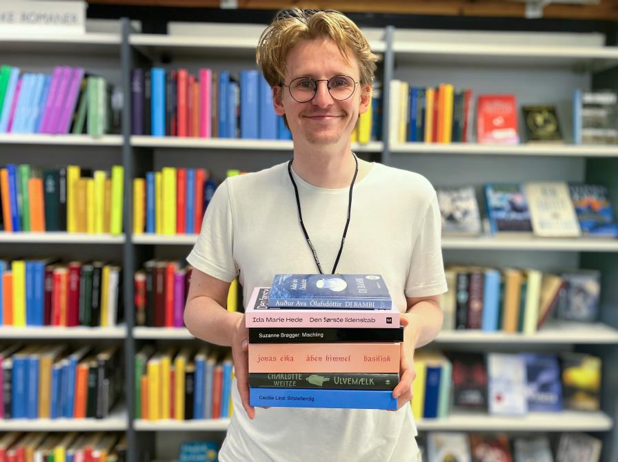 Bibliotekets litteraturformidler præsenterer årets bøger | Fredensborg Bibliotekerne